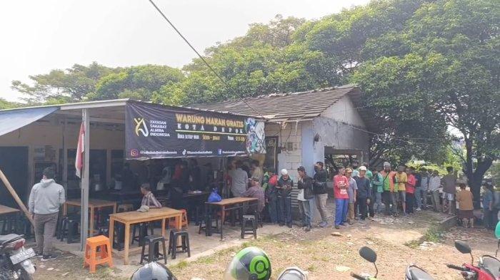 Viral TikTok, Warung Makan di Depok Sediakan Makan Siang Gratis Ratusan Porsi Tiap Hari ...