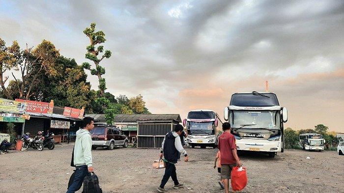 Aktivitas Mudik Lebaran di Terminal Parung Kabupaten Bogor Mulai ...