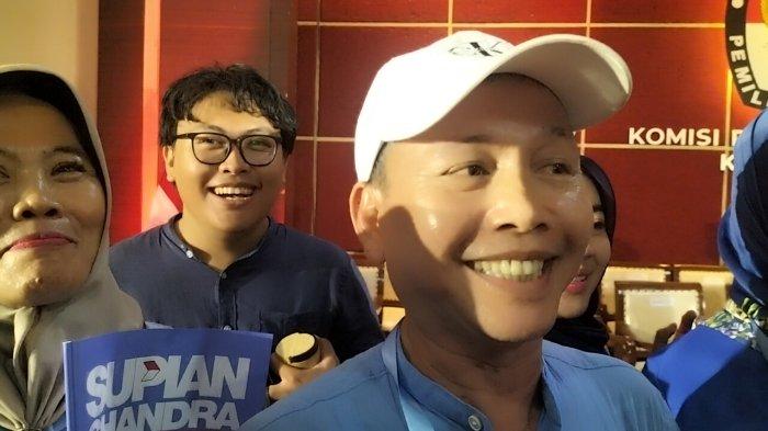 Dukung Supian-Chandra di Pilkada Depok, Ayah Ojak Siap Jadi Juru Kampanye - Tribunnewsdepok.com