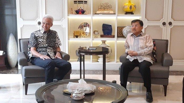 Ganjar Pranowo Langsung Tanyakan Kabar Saat Tiba di Kediaman Jusuf ... Ganjar Pranowo Langsung Tanyakan Kabar Saat Tiba di Kediaman Jusuf ...