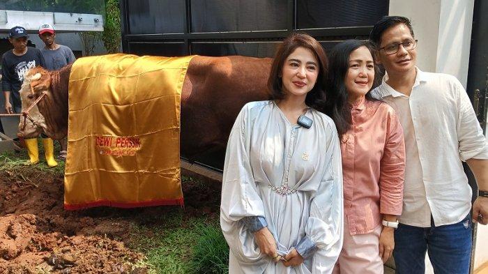 Sudah Berdamai dengan Pak RT, Dewi Perssik Perdana Potong Hewan Kurban di Rumah ...