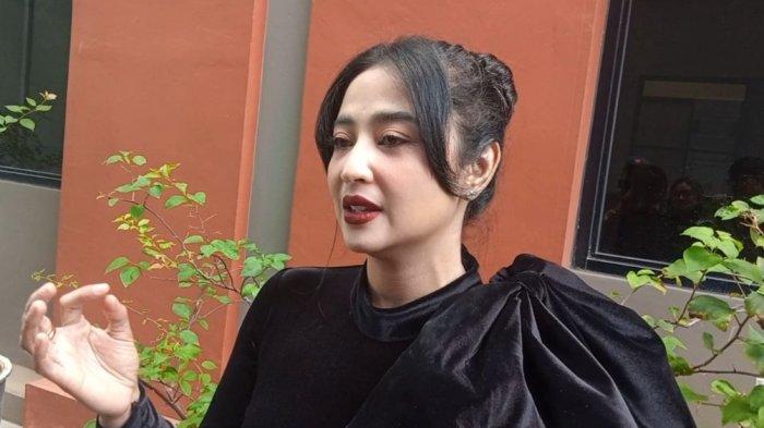 BREAKING NEWS: Dewi Perssik Akhirnya Berdamai dengan Pak RT Usai Berseteru Soal Sapi Kurban ...