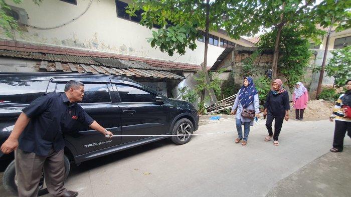 Geram Anaknya Gagal Masuk SMAN 4 Depok, Dina Maria Ukur Jarak Rumah ...