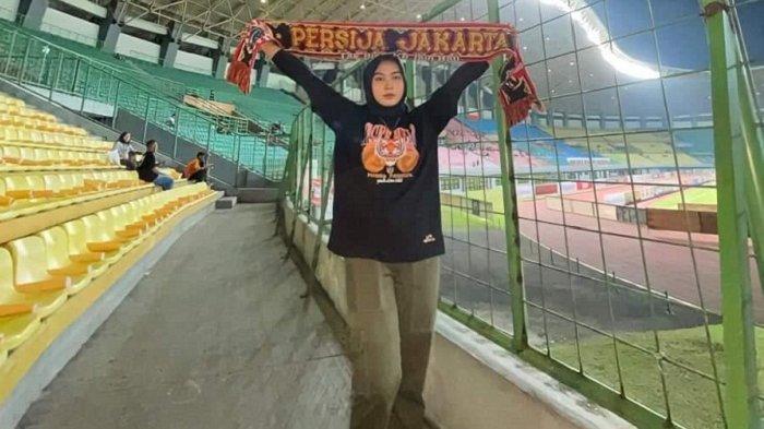 Kisah Ririn Jak Angel asal Penjaringan, dari Nonton Persija Kini Jadi ...