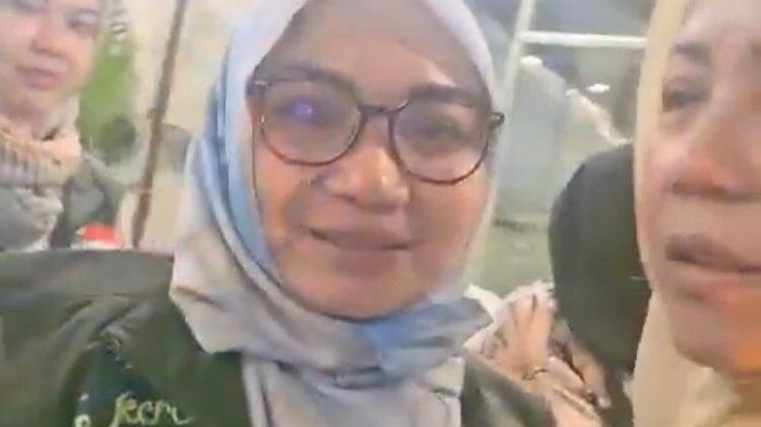 Video Ketika Mengungsi ke Hotel saat Banjir Viral, Istri Wali Kota Bekasi Wiwiek Hargono Minta ...