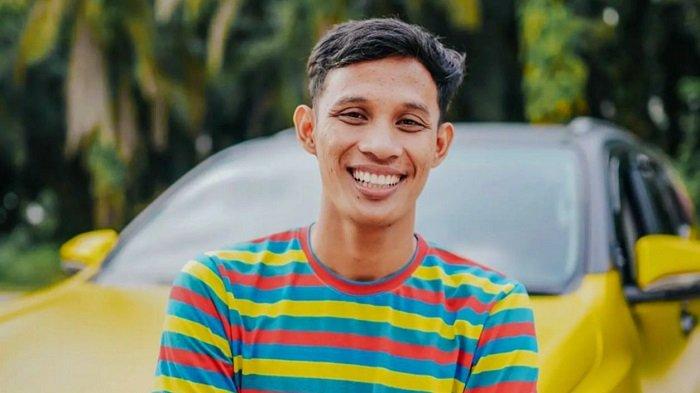 Kisah Rian Arifin Tukang Becak yang Kini Sukses Jadi Youtuber Terkenal ...