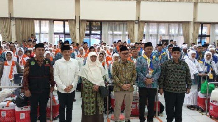 Nur Azizah Tamhid Beri Nasihat Calhaj Kota Bekasi Jelang Terbang ke ...