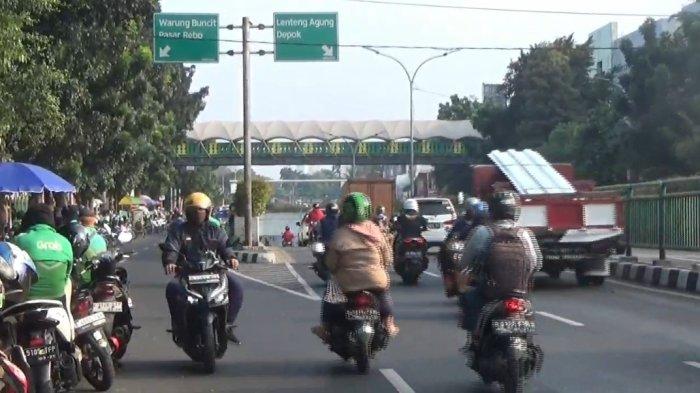 Pantau Pemotor Lawan Arah, Polisi Siagakan ETLE Mobile di Lenteng Agung Hingga Dua pekan ke ...