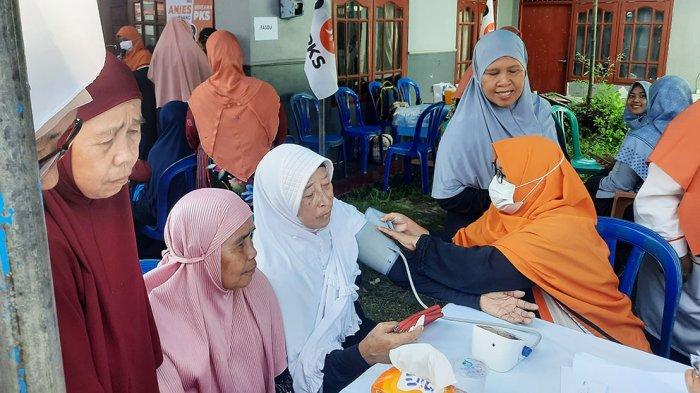 PKS Pancoran Mas Depok Gelar Bakti Sosial Pengobatan Gratis ala ...