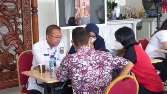 Pj Gubernur DKI Terima Langsung Keluhan Warga di Posko Pengaduan Balaikota, Belum Ngerti Soal ...