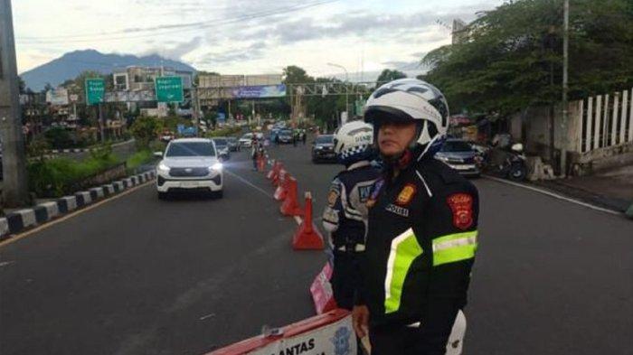 Arus Lalu Lintas ke Puncak Bogor Terus Mengalir, Polisi Terapkan One Way ke Arah Jakarta ...