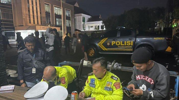 Meresahkan Masyarakat, Polisi Sita 132 Knalpot Brong di Bogor - Tribunnewsdepok.com