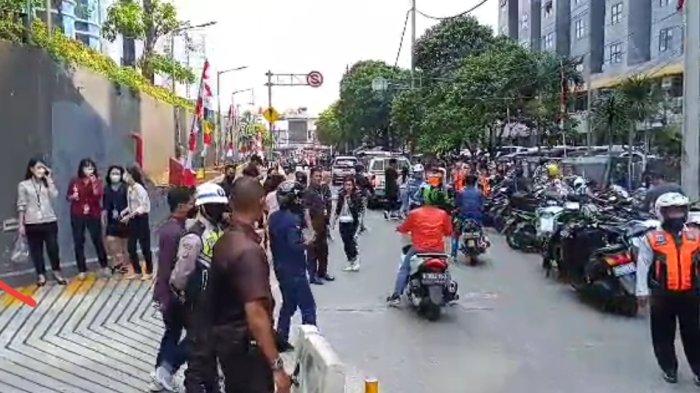 Puluhan Motor Terjaring Razia Parkir Liar di Penjaringan, Karyawan Kocar Kacir Selamatkan ...