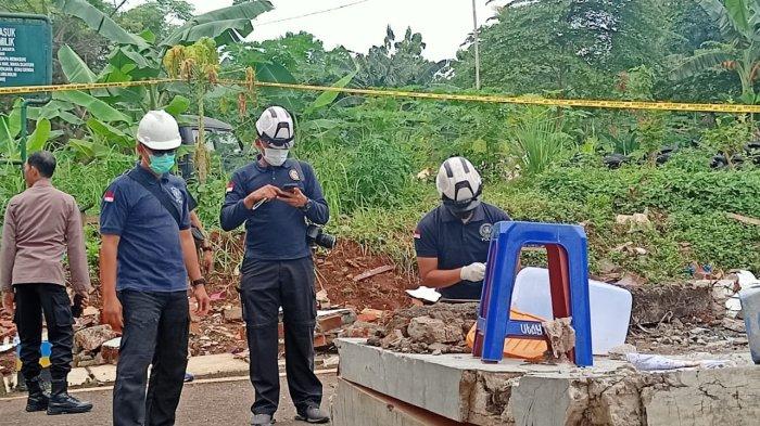 Dalami Kasus Robohnya Tembok MTS 19 Pondok Labu, Puslabfor Polri Uji Konstruksi Bangunan ...