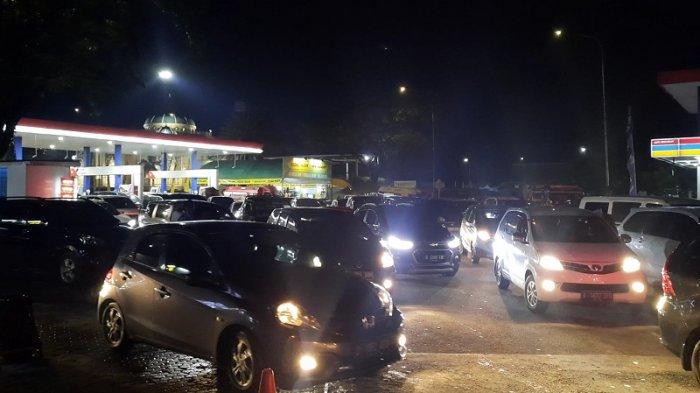 Info Mudik Lebaran, Rest Area KM 57 Tol Japek Mulai Dipadati Pemudik - Tribunnewsdepok.com