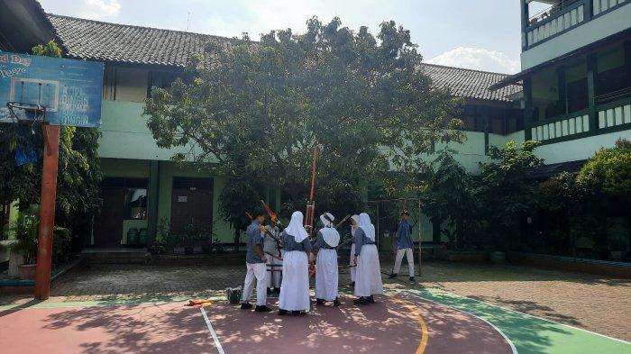 Sempat Viral Parkir Fortuner di Depan Sekolah, Begini Nasib Anak Tak Lolos PPDB di SMPN 1 ...
