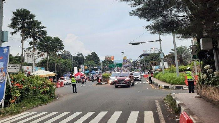 Lalu Lintas di Puncak Padat, Polres Bogor Kembali Berlakukan Sistem One Way - Tribunnewsdepok.com