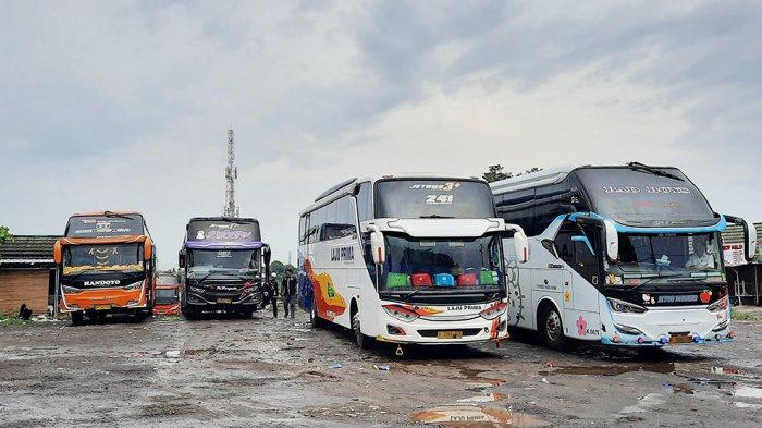 Penumpang Bus di Terminal Bayangan Parung Masih Sepi Meski Aturan Swab ...