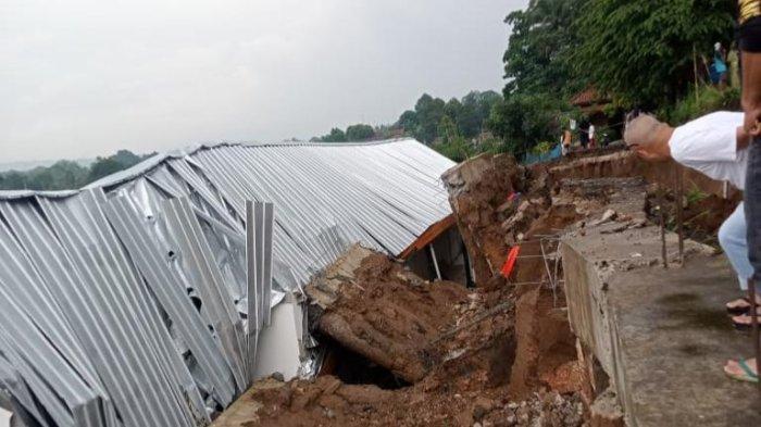 Turap Penahan Tebing Stasiun Kereta Maseng di Cigombong Longsor, Polisi ...