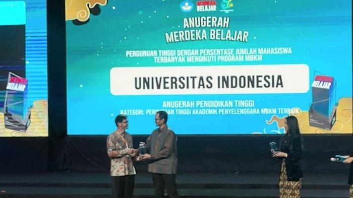 Jadi Perguruan Tinggi dengan Peserta MBKM 2023 Terbanyak, UI Raih Penghargaan Menteri Pendidikan ...