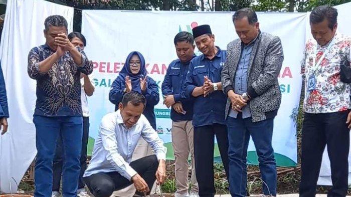Jaro Ade Lakukan Peletakan Batu Pertama Galeri UMKM Digital Koperasi ...