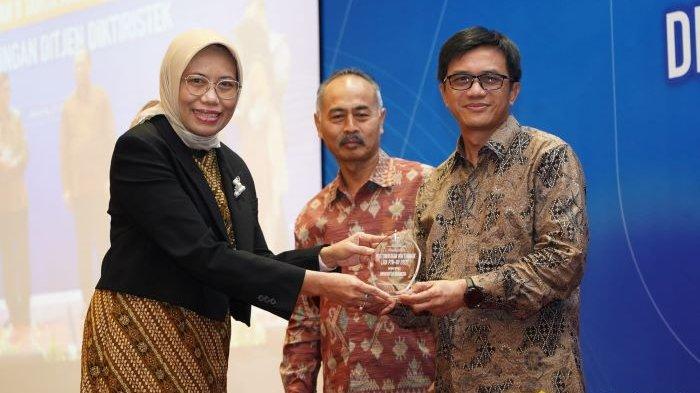 UI Raih 2 Penghargaan Capaian Indikator Kinerja Utama IKU Terbaik 2022 - Tribunnewsdepok.com