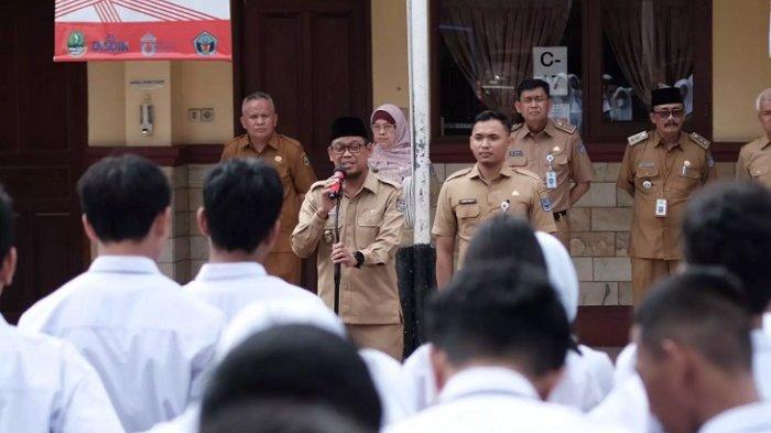 Pemkot Depok Terus Gencarkan Layanan Perekaman E-KTP di Sekolah, Kini Giliran di SMAN 2 Depok ...