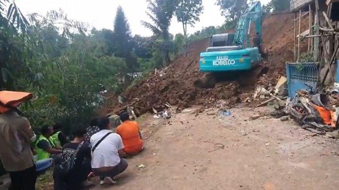 Gempa Bumi di Cianjur Akibatkan Longsor di Jalan Mangunkerta, Sejumlah Kampung di Cugenang ...