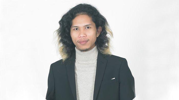 Teguh Aprianto Pakar Keamanan Siber Ungkap 1,3 Miliar Data NIK ...