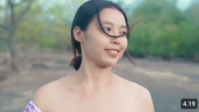 Lirik Lagu Daerah NTT AKADES, Anak Kepala Desa Kaka Andii Feat Freed Baon - Tribunflores.com