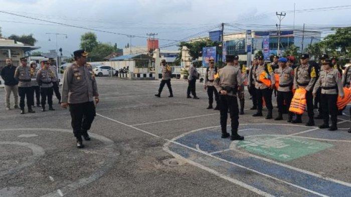 Jelang Pilkada 2024, Polres Sikka Gelar Apel Persiapan Pergeseran Personil untuk Wilayah ...