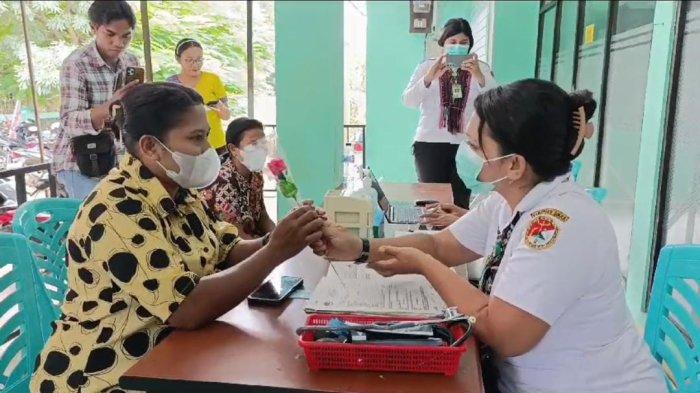 Pemeriksaan Kesehatan Gratis di Puskesmas Wolomarang Sikka, Pasien ...