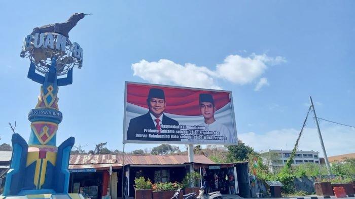 Baliho Prabowo Gibran Muncul Lagi di Tempat Berbeda Labuan Bajo - Tribunflores.com