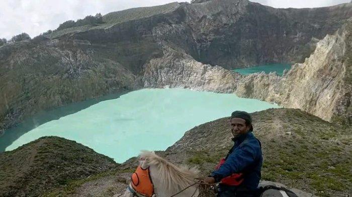 Air Danau Kelimutu Ende Berubah Warna, Kades Pemo Sebut Banyak Musibah ...