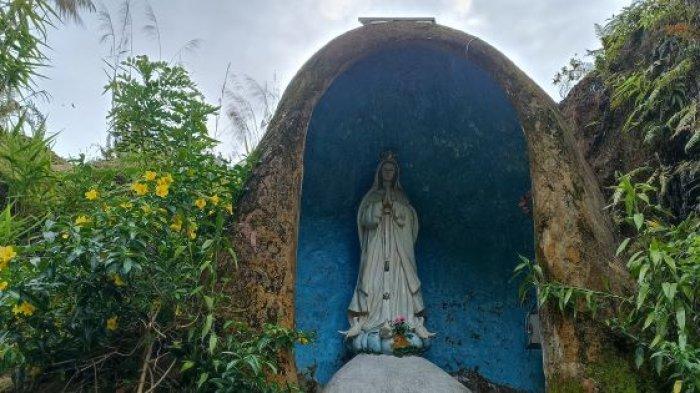 Eksotis Gua Maria, Lembah dan Pegunungan Menyatukan Dari Puncak Bukit ...