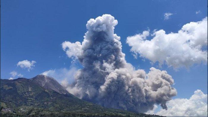 Gunung Merapi Erupsi Tadi Siang, Luncurkan Awan Panas Mengarah ke Kali ...