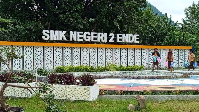 Pelajar Muslim di SMKN 2 Ende NTT Tetap Terima MBG saat Bulan Puasa ...