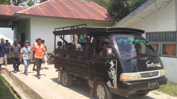 Lakalantas di Talibura Sikka, Keluarga Korban Jemput Jenazah Pakai Mobil Pikap - Tribunflores.com