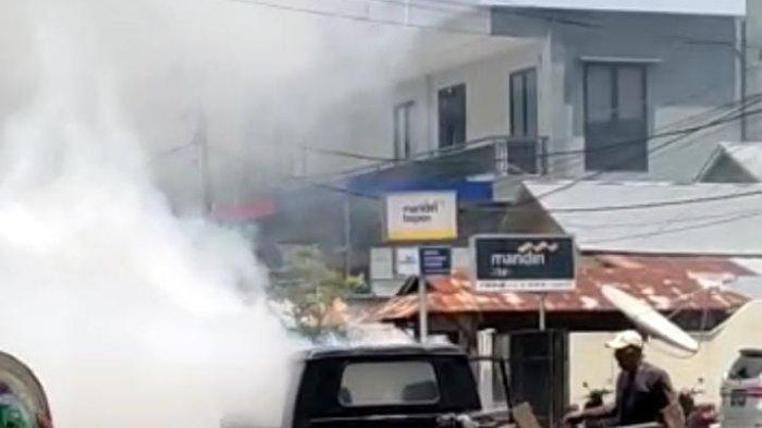 Keluarkan Asap, Sebuah Mobil Di Sikka Nyaris Terbakar - Tribunflores.com
