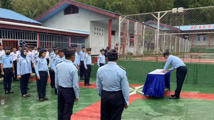 Rutan Bajawa Ikrarkan Pakta Integritas Netralitas ASN di Pemilu 2024 - Tribunflores.com