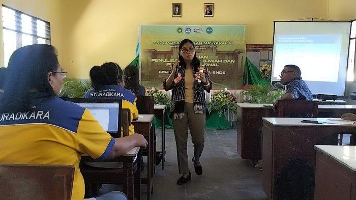 SMAK Syuradikara Ende Adakan Pelatihan Penulisan Karya Ilmiah dan ...