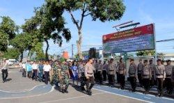 250 Personil Gabungan TNI dan Polri Siap Amankan Nataru di Sikka - Tribunflores.com