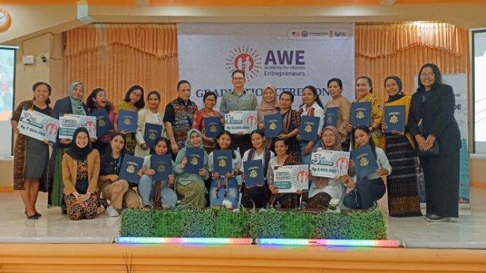 Diwisuda 20 Peserta Academy for Women Entrepreneurs - Tribunflores.com