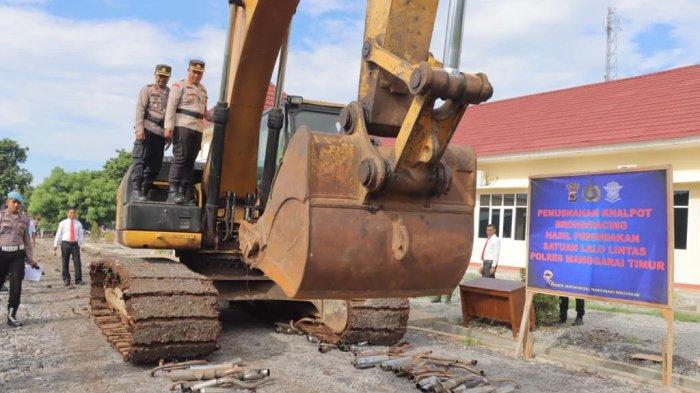 Polisi Musnahkan Puluhan Knalpot Racing di Borong Manggarai Timur - Tribunflores.com