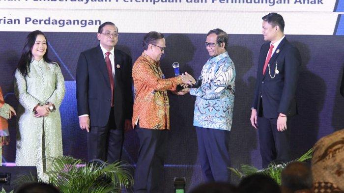 Kemenkumham RI Masuk 3 Terbaik Badan Publik Informatif Kategori Kementerian - Tribunflores.com