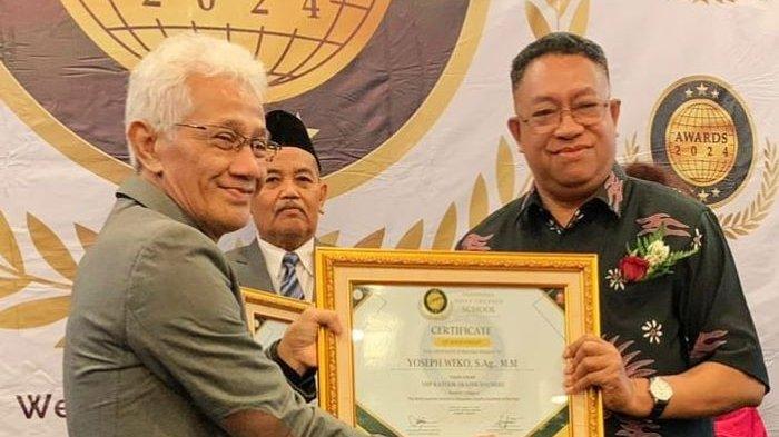 SMPK Frater Maumere Raih Penghargaan Sekolah Favorit Terbaik 2024 di ...