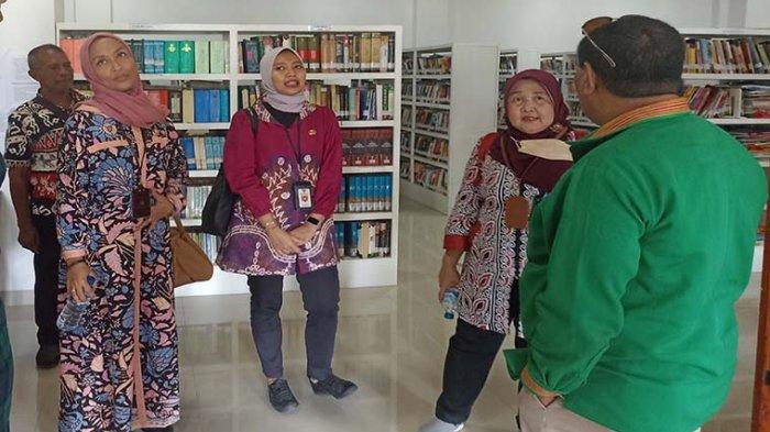 Apolonaris Bilang Perpustakaan Daerah Goris Keraf Lembata Gudang Ilmu, Bukan Tempat Buangan ...