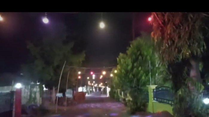 Natal dan Tahun Baru, Warga Kabor Buat Pohon Natal dan Pasang Lampu - Tribunflores.com