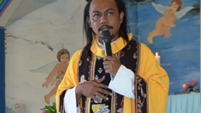Profil Romo yang Viral di Media Sosial, dari Keluarga Seminaris di NTT ...