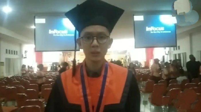 Rudy Johan Lulusan Terbaik Unipa Indonesia - Tribunflores.com